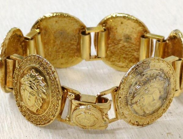 VERSACE：ヴェルサーチ とは？ - MissJ Web